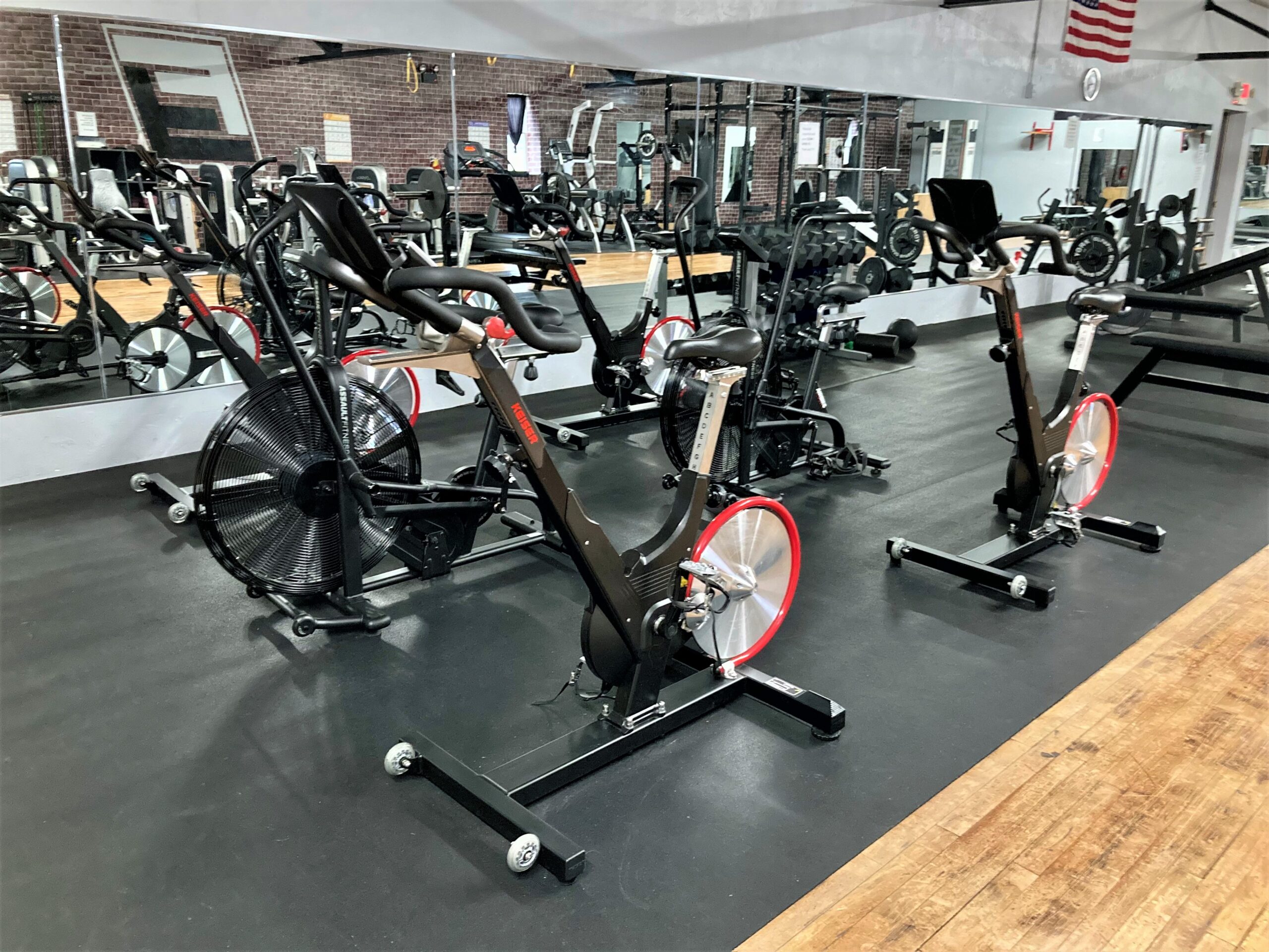 Gym Equipment – Versailles Fitness Center
